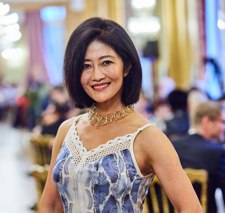 "STARS ET OCÉAN" LE DÉFILÉ DE LA STYLISTE BEI CHEN AU CERCLE NATIONAL DES ARMÉES - ZENITUDE ...